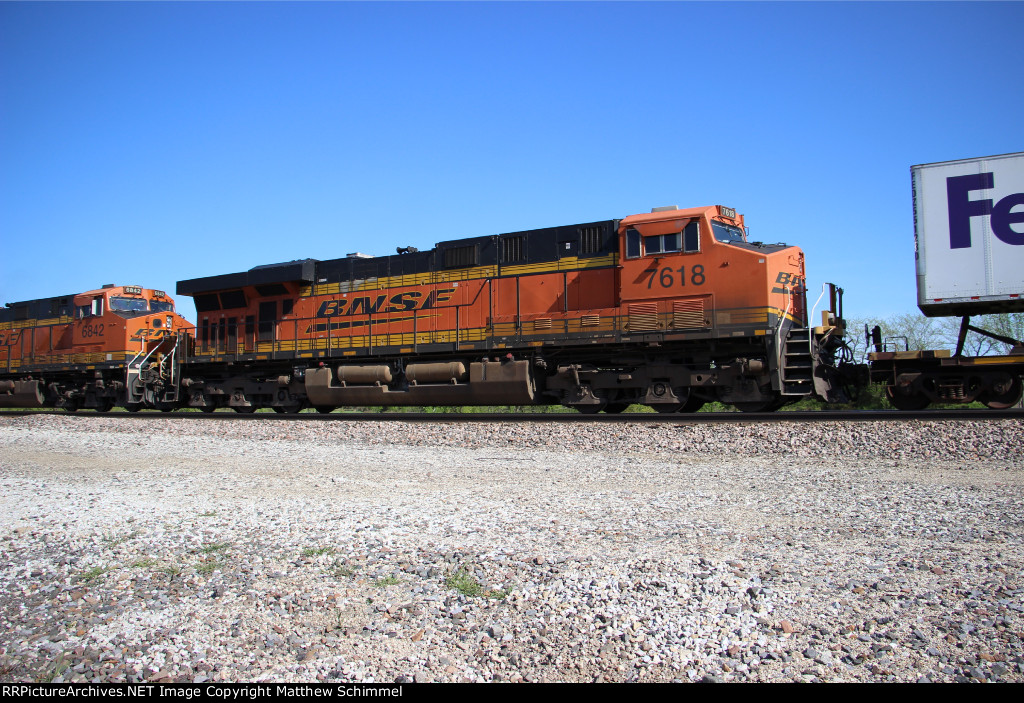 BNSF 7618